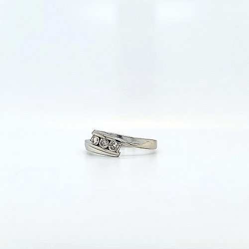 14K White Gold 3 RBC Diamond Offset Ring - Vintage, Antique & Estate ...